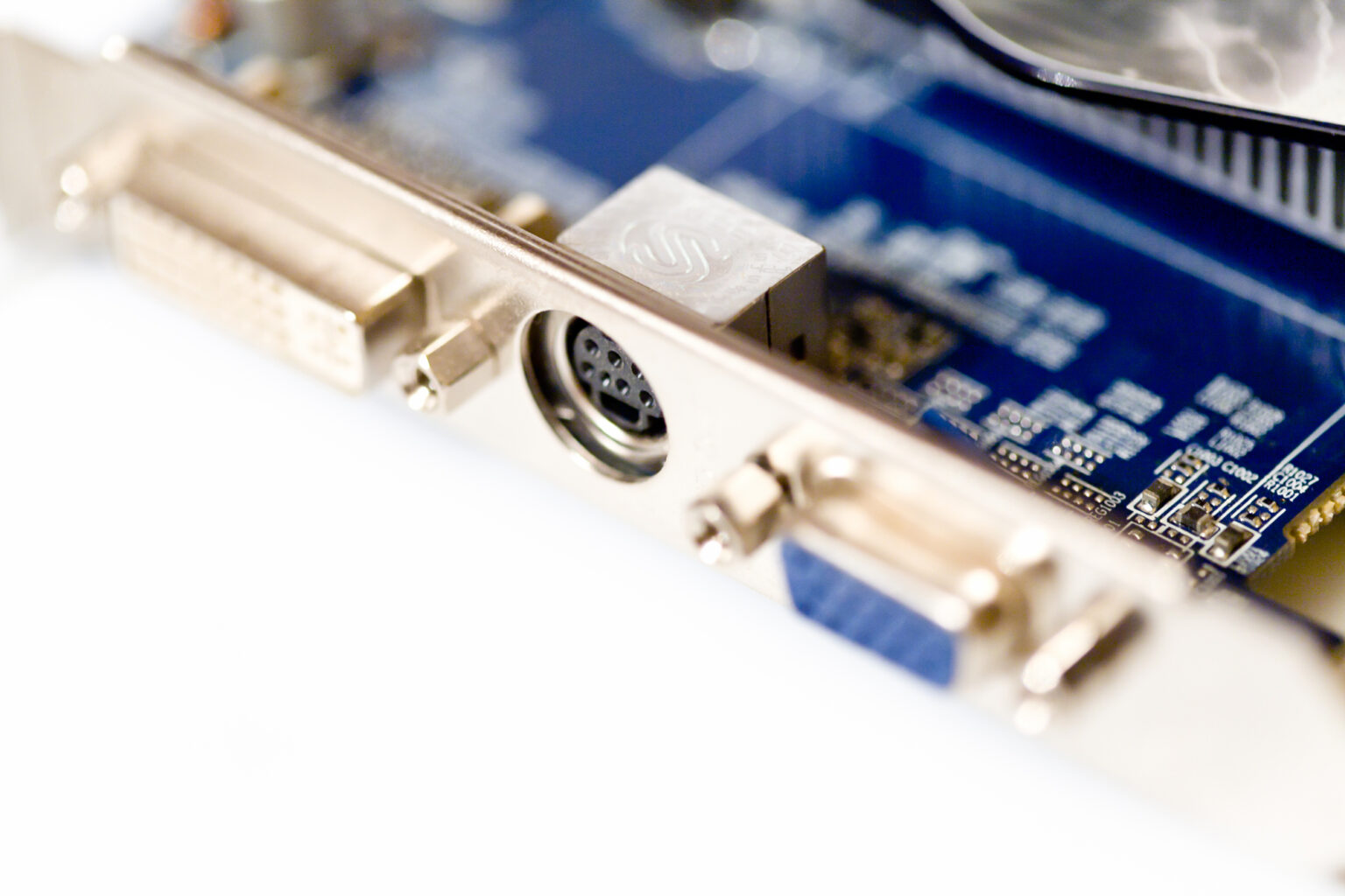 Where To Look For Silver In Electronics (Complete Guide) – Golden ...